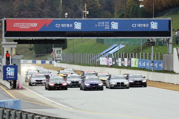 [2023 CJ대한통운 슈퍼레이스 BMW M 클래스 최종전] 김민현, 질주 쇼 선보이며 "올 시즌 챔피언은 나야 나!"
